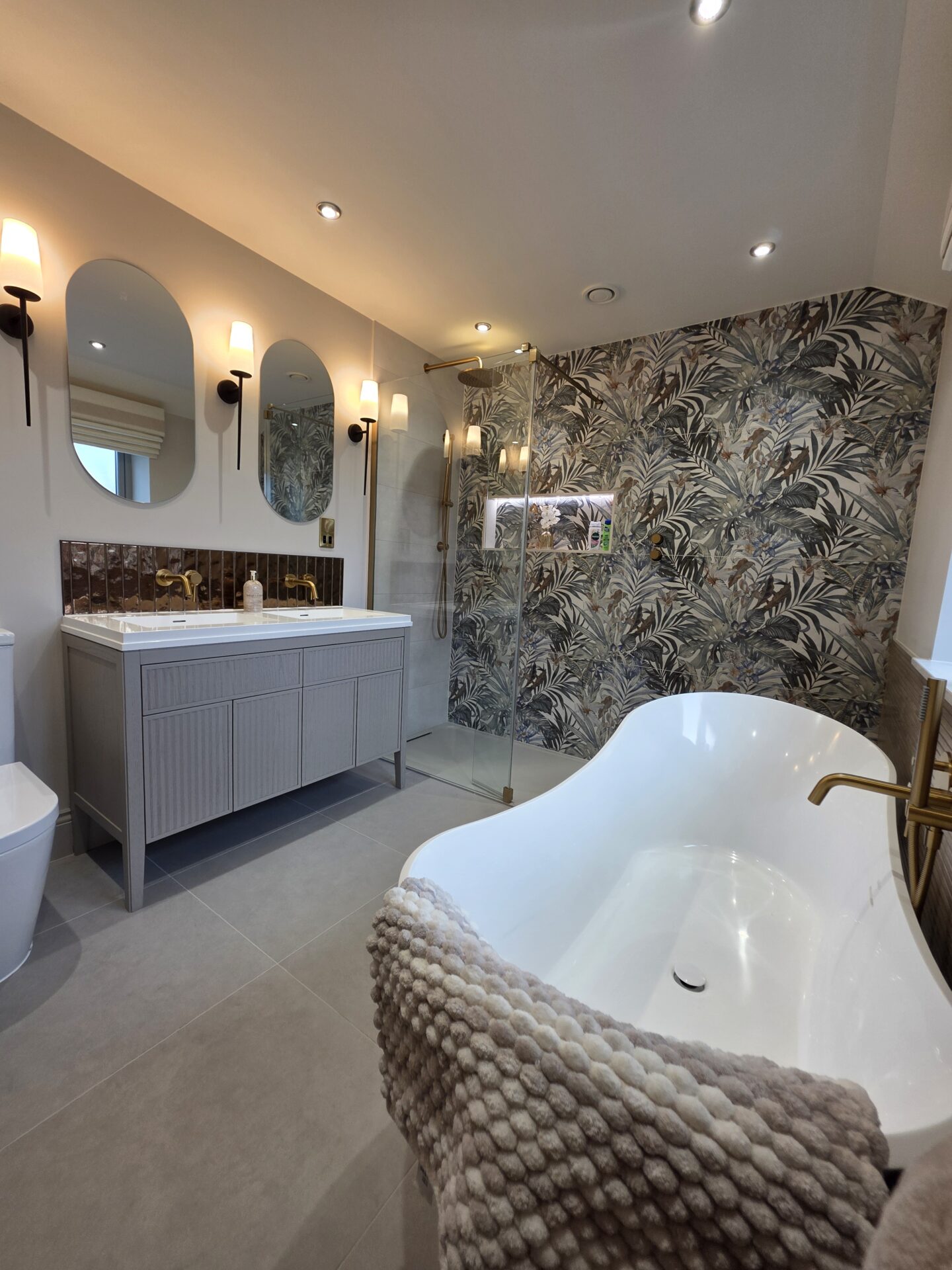 TTA MASTER TILE FIXER DELIVERS STUNNING 224 SQM ULTRATILE INSTALLATION ...